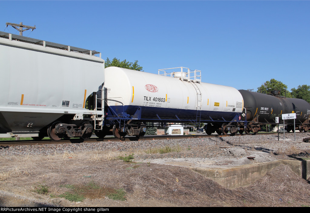 TILX 401603 New Dupont tank car.